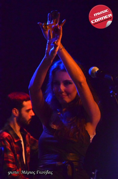 Η Fide Koksal έδωσε τον καλύτερό της εαυτό στην Αυλαία… - MusicCorner.gr