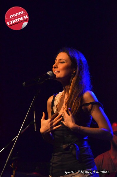 Η Fide Koksal έδωσε τον καλύτερό της εαυτό στην Αυλαία… - MusicCorner.gr