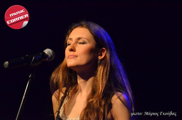 Η Fide Koksal έδωσε τον καλύτερό της εαυτό στην Αυλαία… - MusicCorner.gr