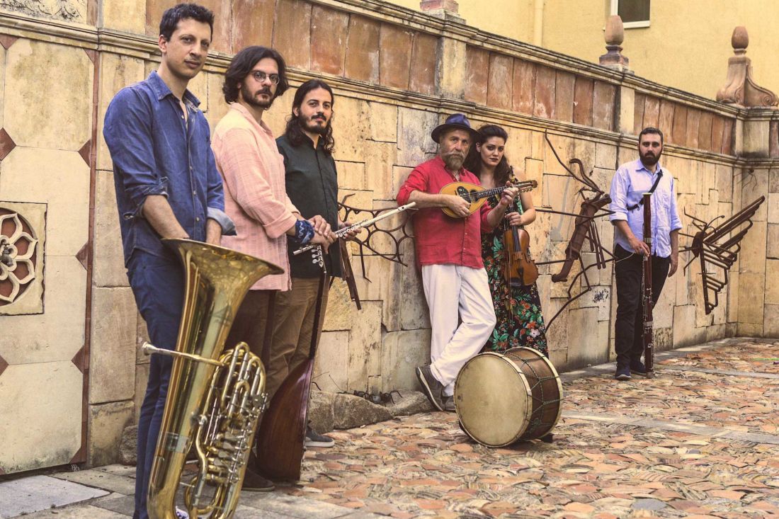 Οι Alcedo Folk Band στο θέατρο Olvio - MusicCorner.gr