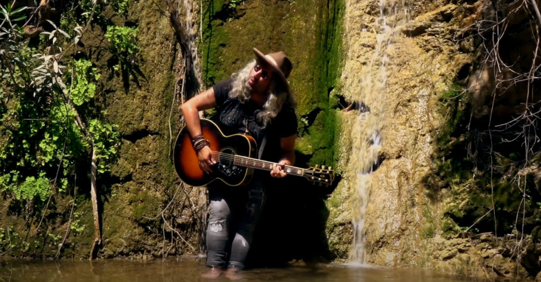 Μάνος Παπαδάκης - "Τα κάστρα" - MusicCorner.gr
