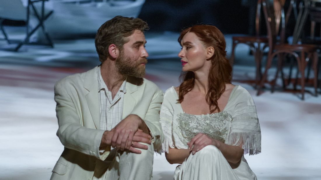 Ο «Πλατόνοφ» του Άντον Τσέχωφ σε σκηνοθεσία Adolf Shapiro, με τους ...