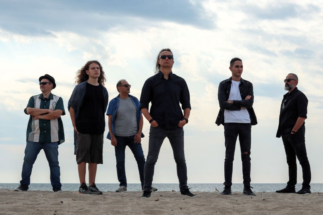 Stagones - "Θέλω να ζήσω" - MusicCorner.gr